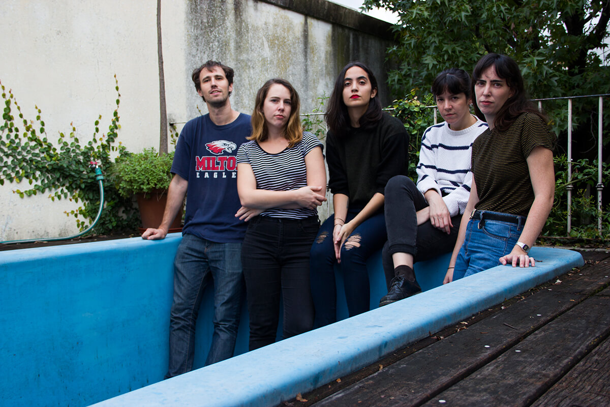 "ES MUY LOCO ATRAVESAR EL PAÍS Y VER QUE CANTAN NUESTRAS CANCIONES ...